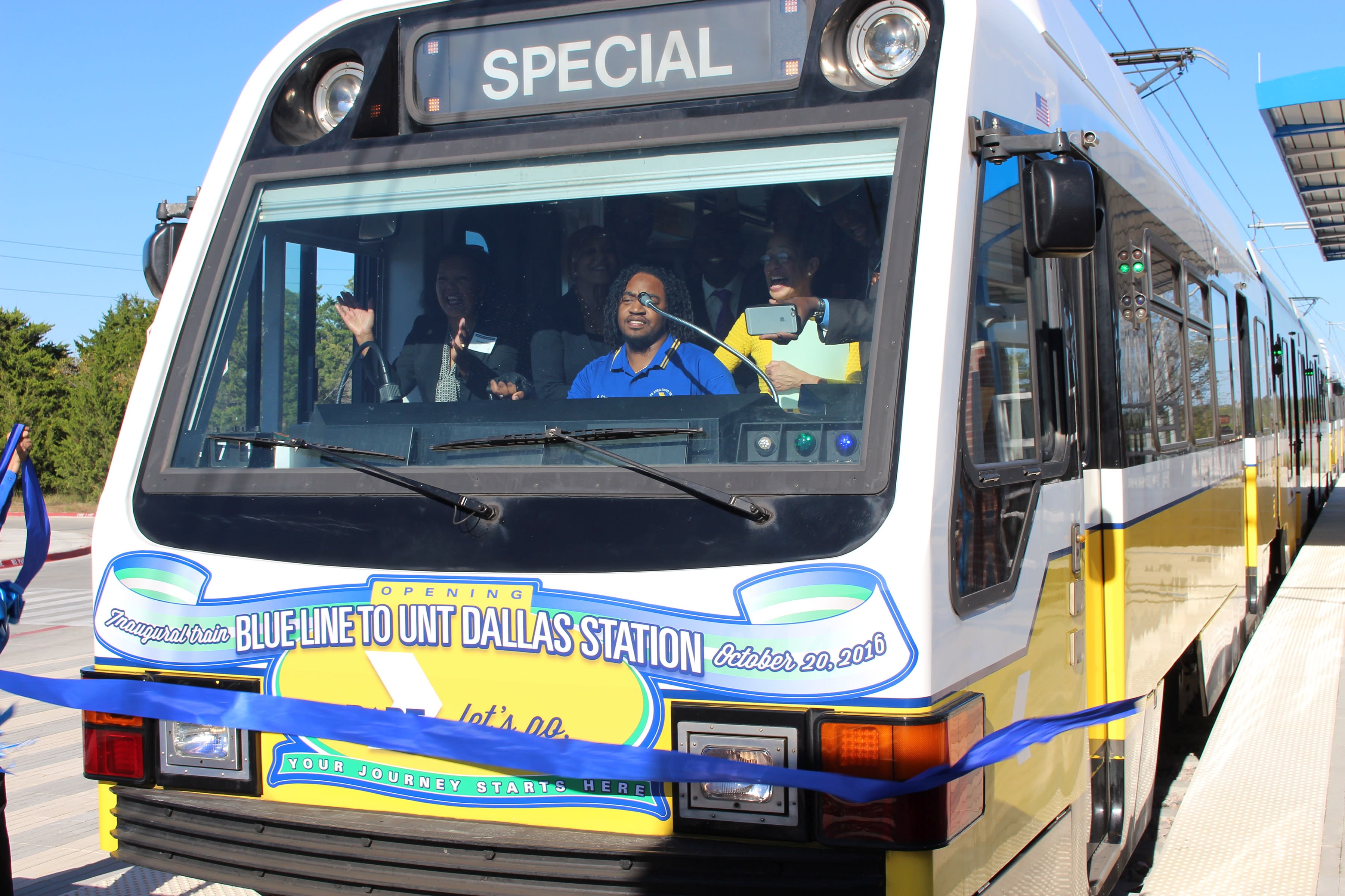 DART adds 3 miles to Blue Line light rail system | Metro