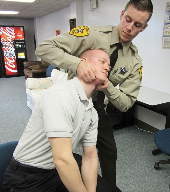 mandibular angle pressure point