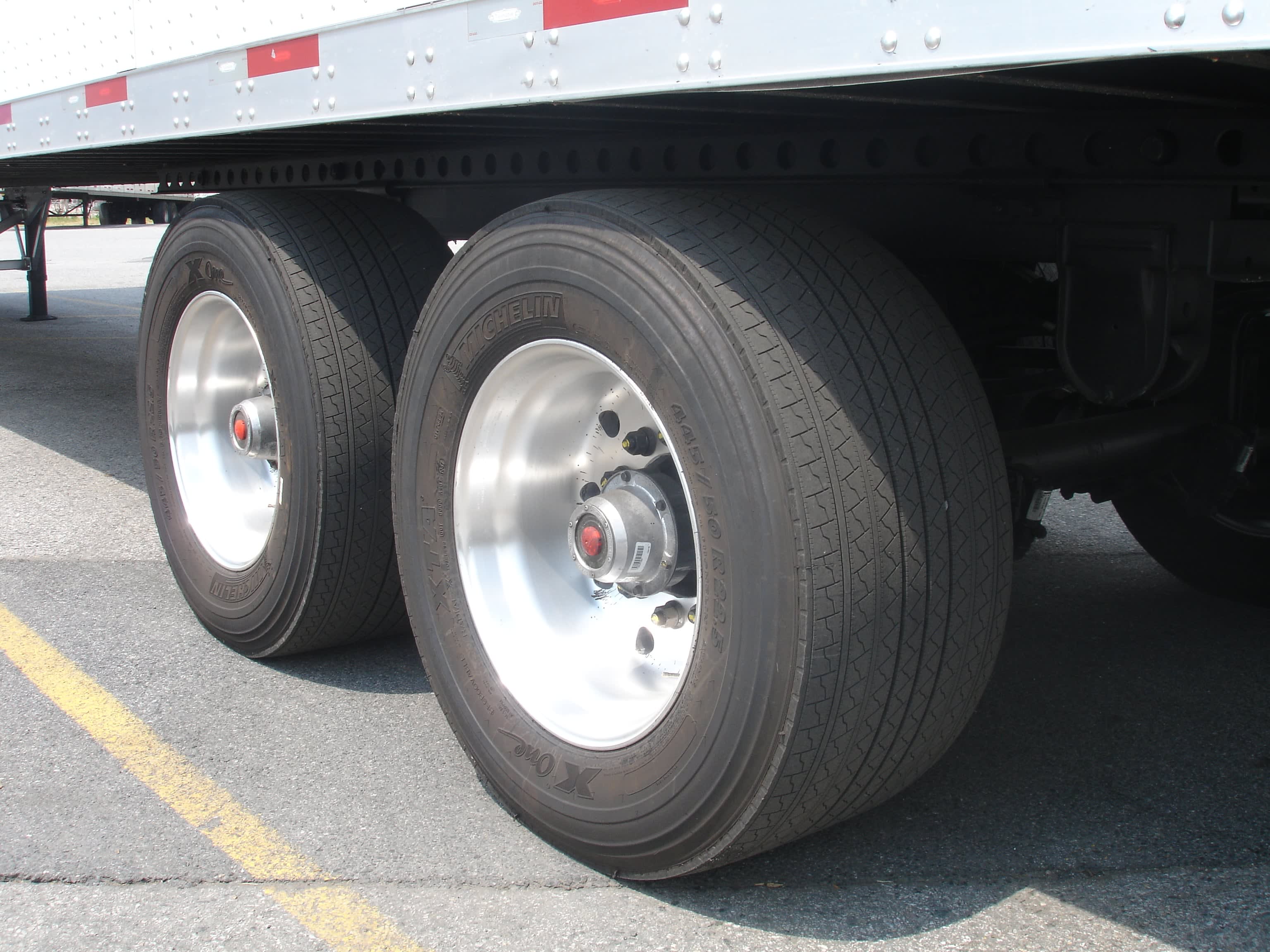 Why You Should Pay Attention to Trailer Alignment | Heavy Duty Trucking