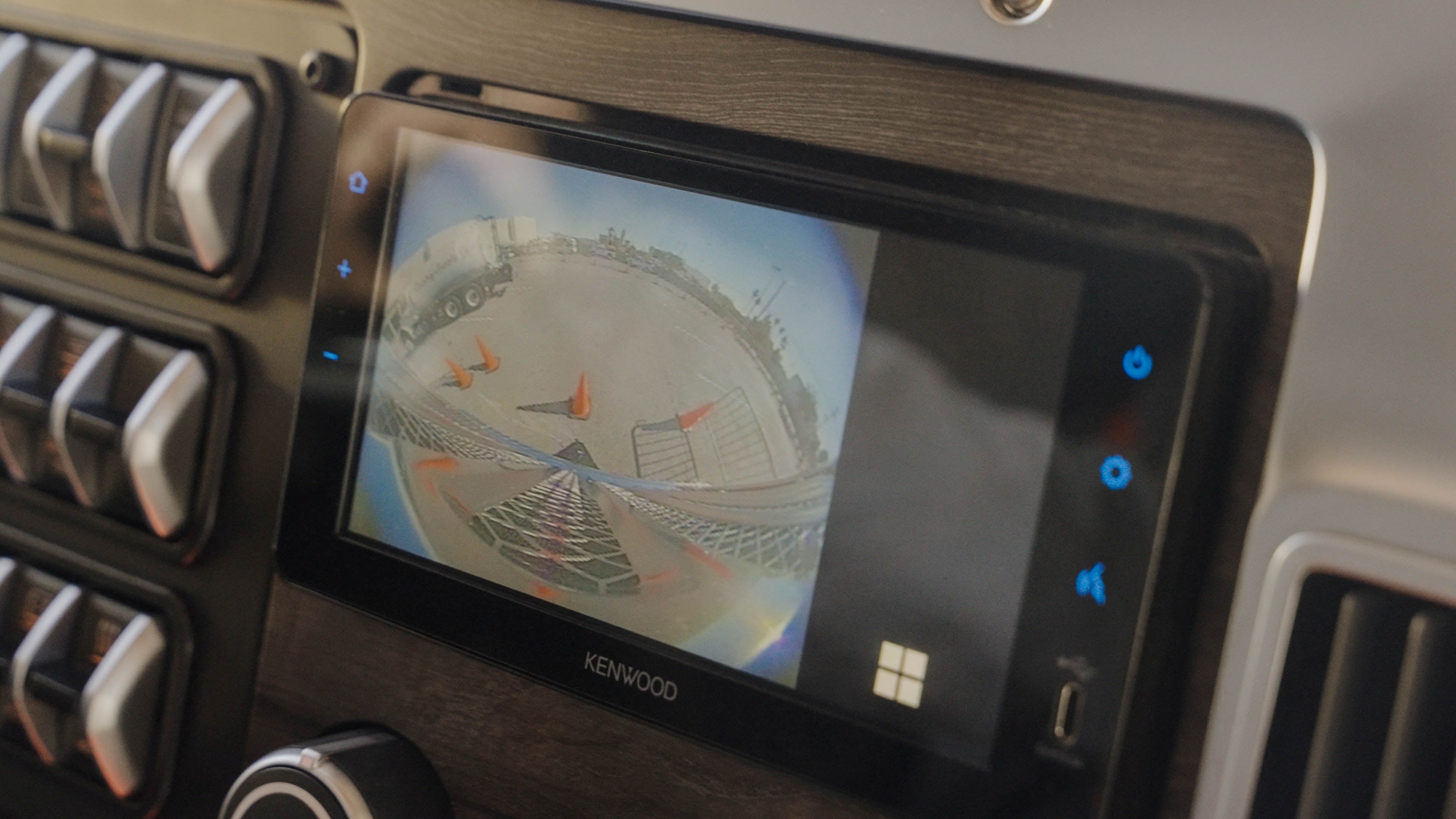 Daimler Truck North America Adds 360-Degree Exterior Camera System to ...