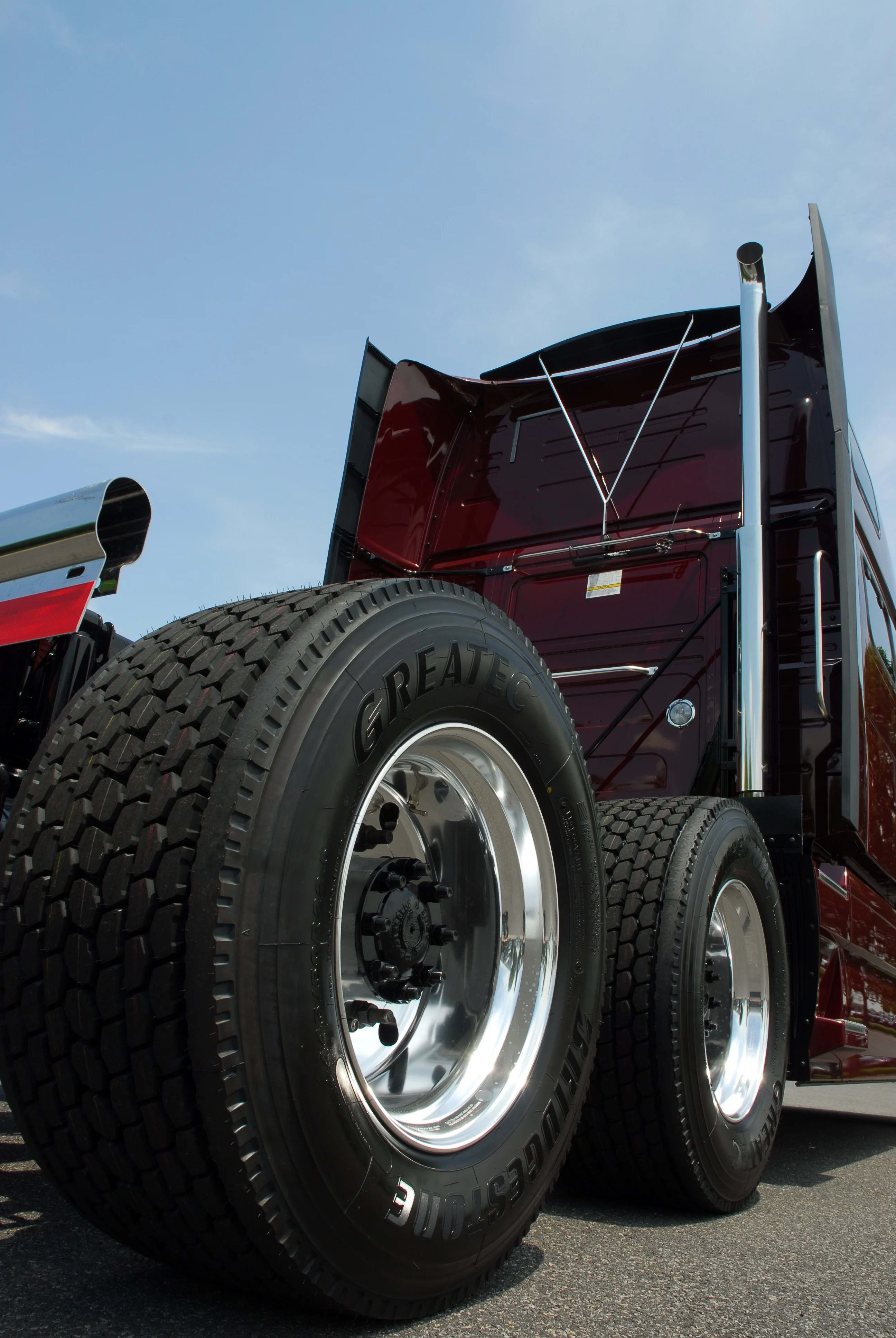 What You Need to Know About Wide-base Singles & Offset Axles | Heavy ...