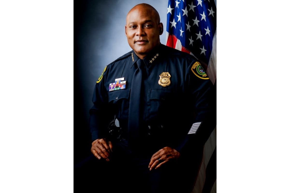 Houston Police Chief Retires Under Fire Over Suspended Cases Scandal ...