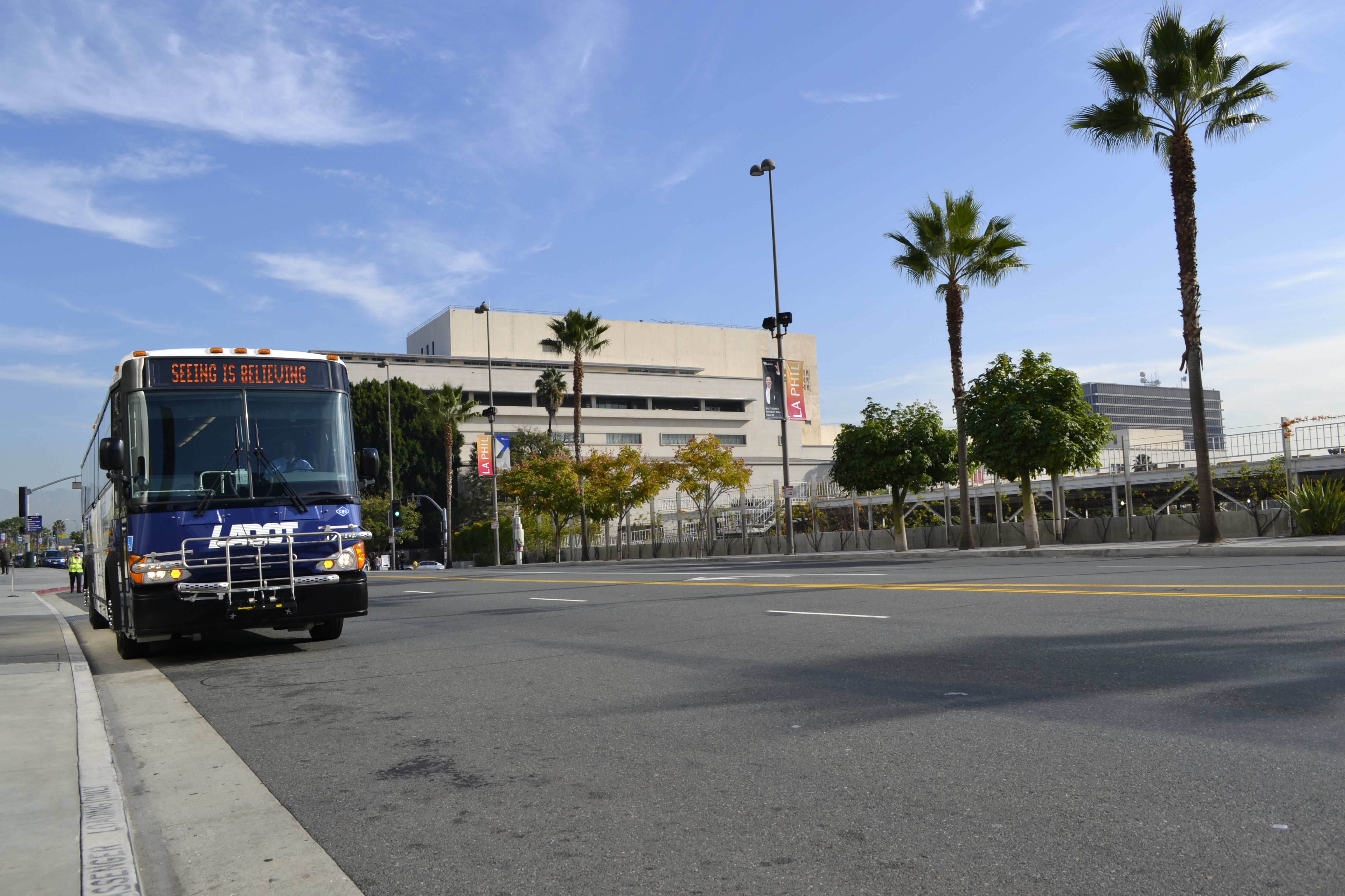 LADOT unveils MCI alternative-fueled commuter coaches | Metro