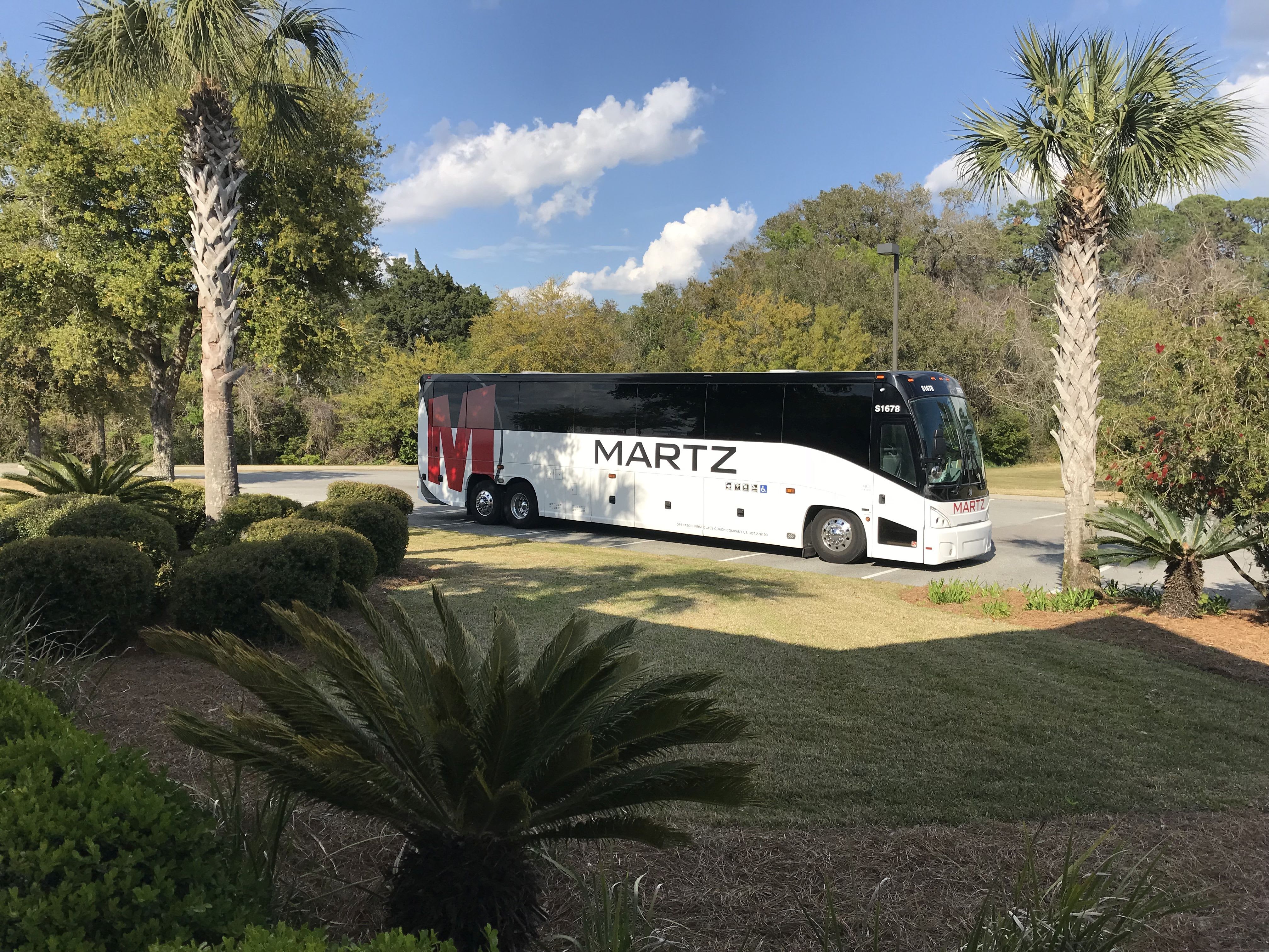 Martz Group to add 23 D4505, 18 J4500 MCI coaches | Metro