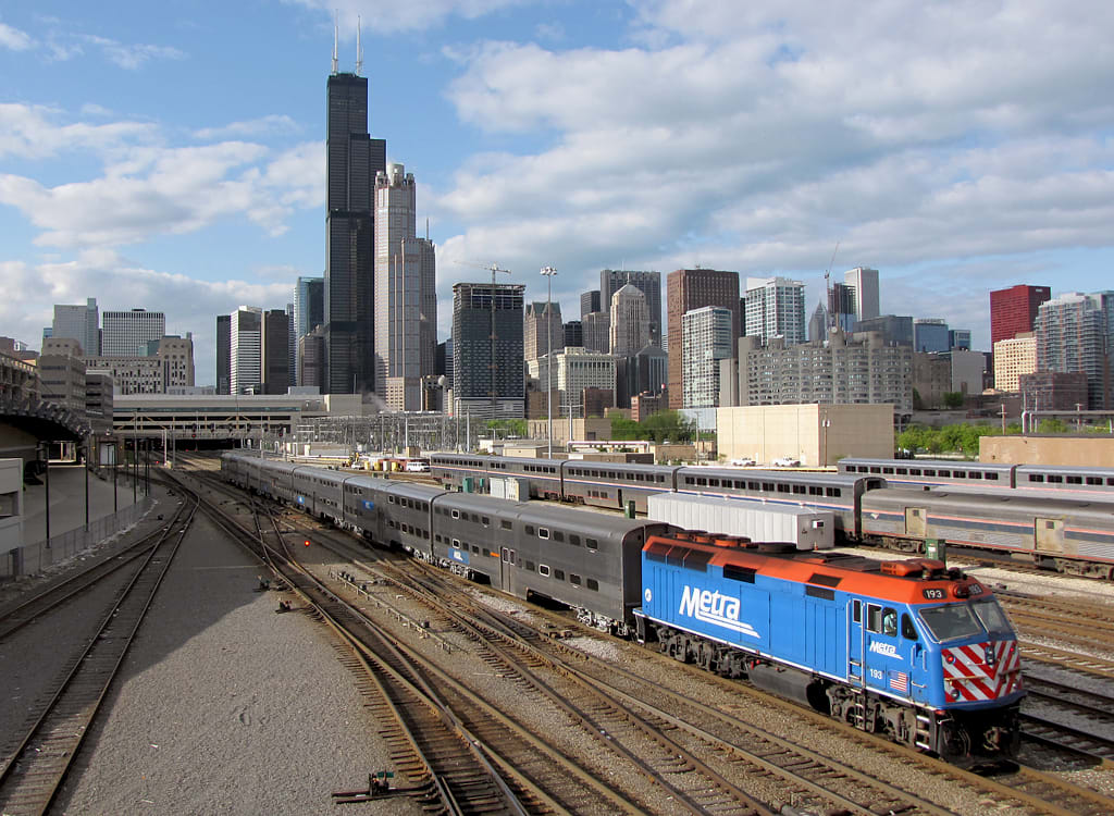 Chicago's Metra launching 2 fare zone pilot programs | Metro