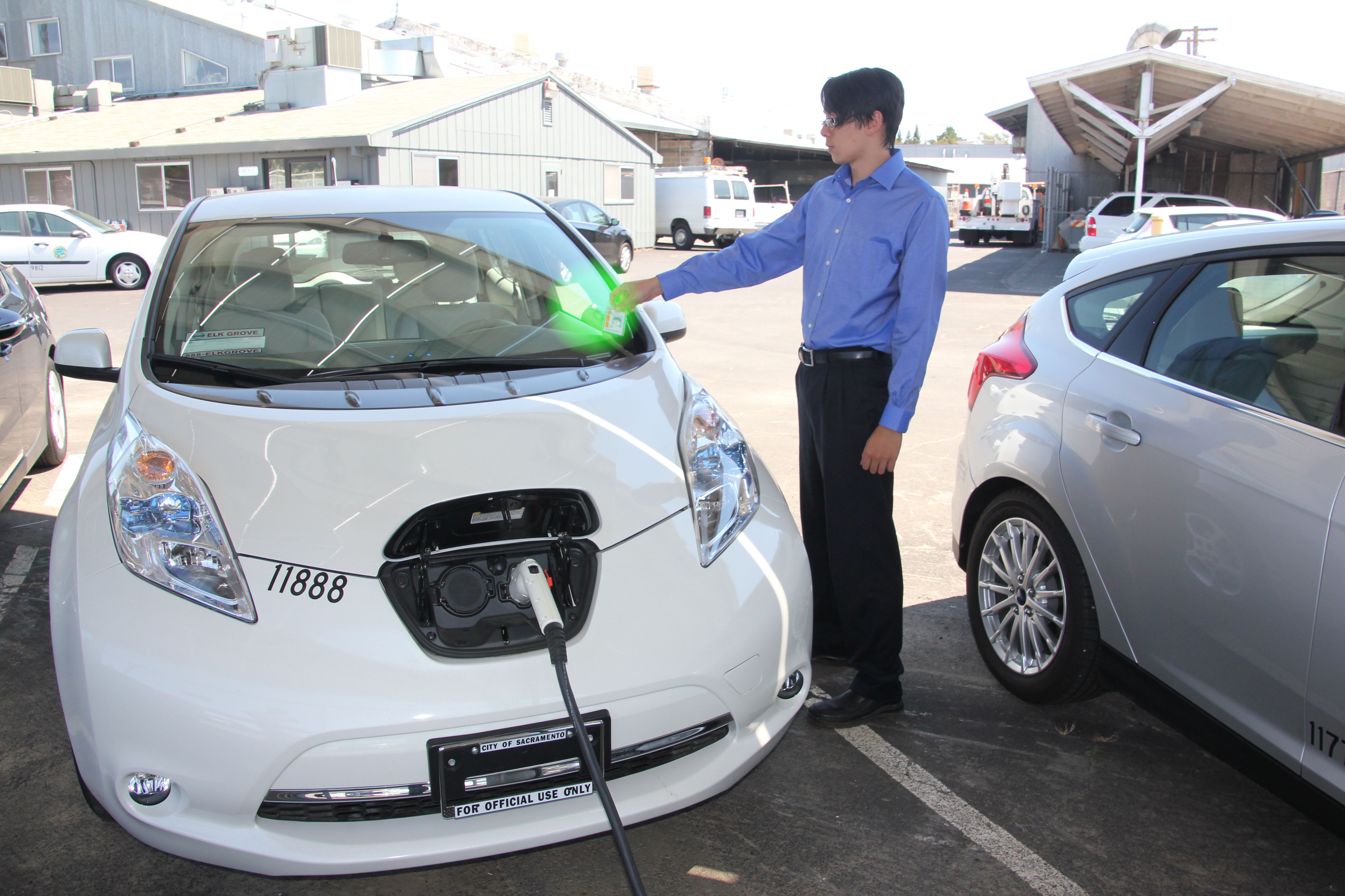 Sacramento Launches ‘Tap & Go’ Car Share Technology for EV Motor Pool ...