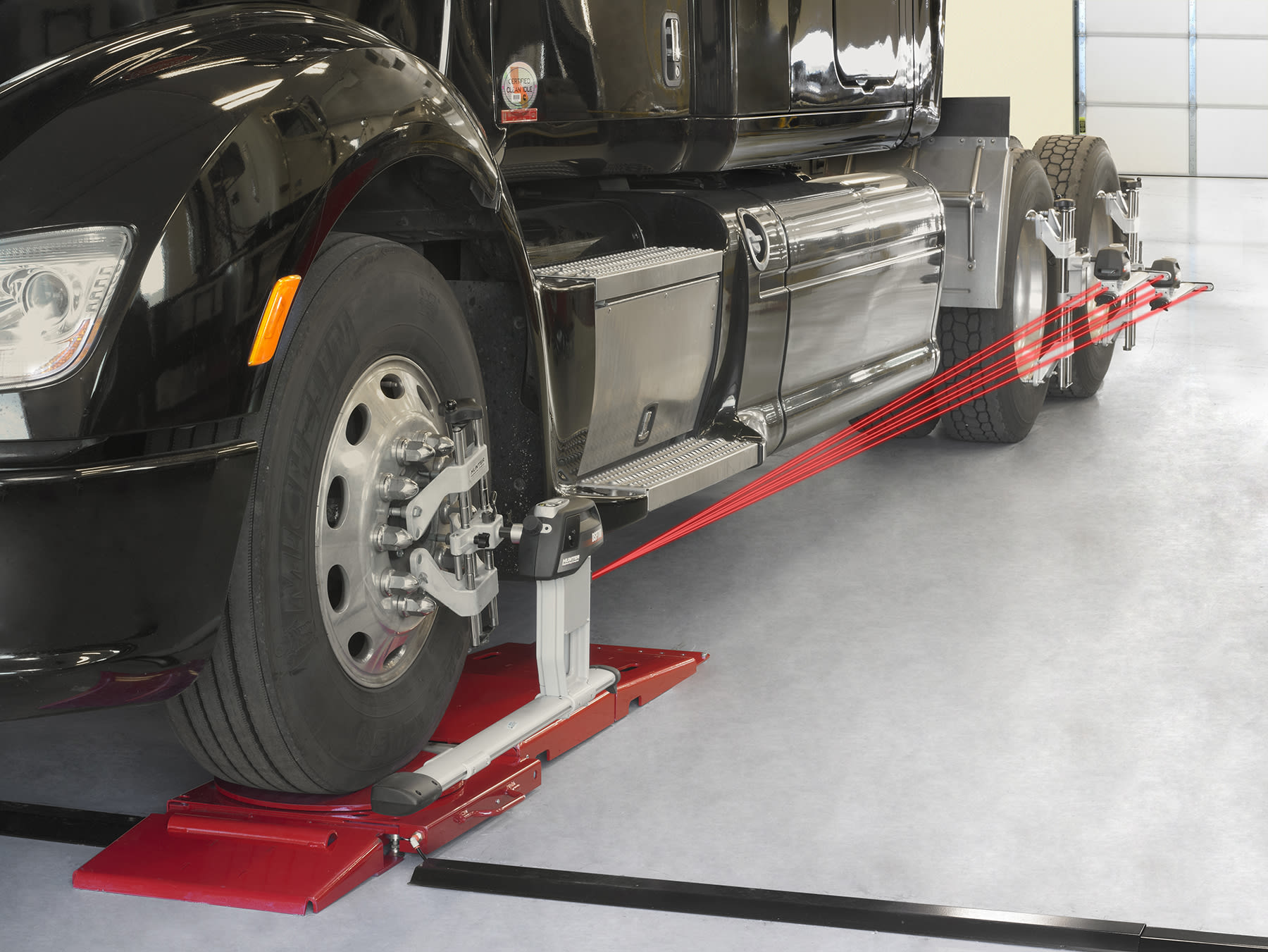 Hunter Introduces WinAlign HD Alignment System | Heavy Duty Trucking