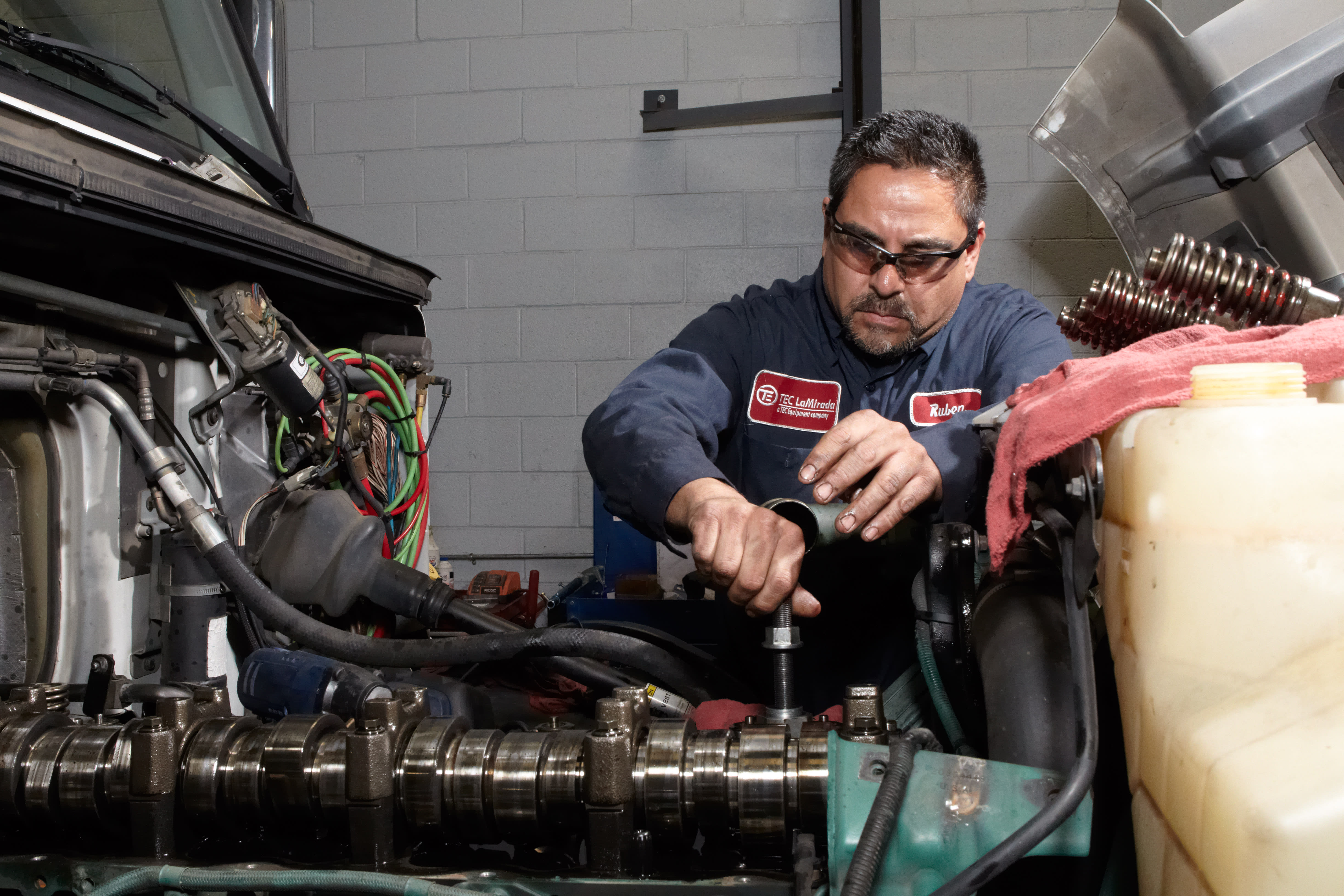 Volvo Guaranteed Overhaul Program Gives New Life to D12 Engines | Heavy ...