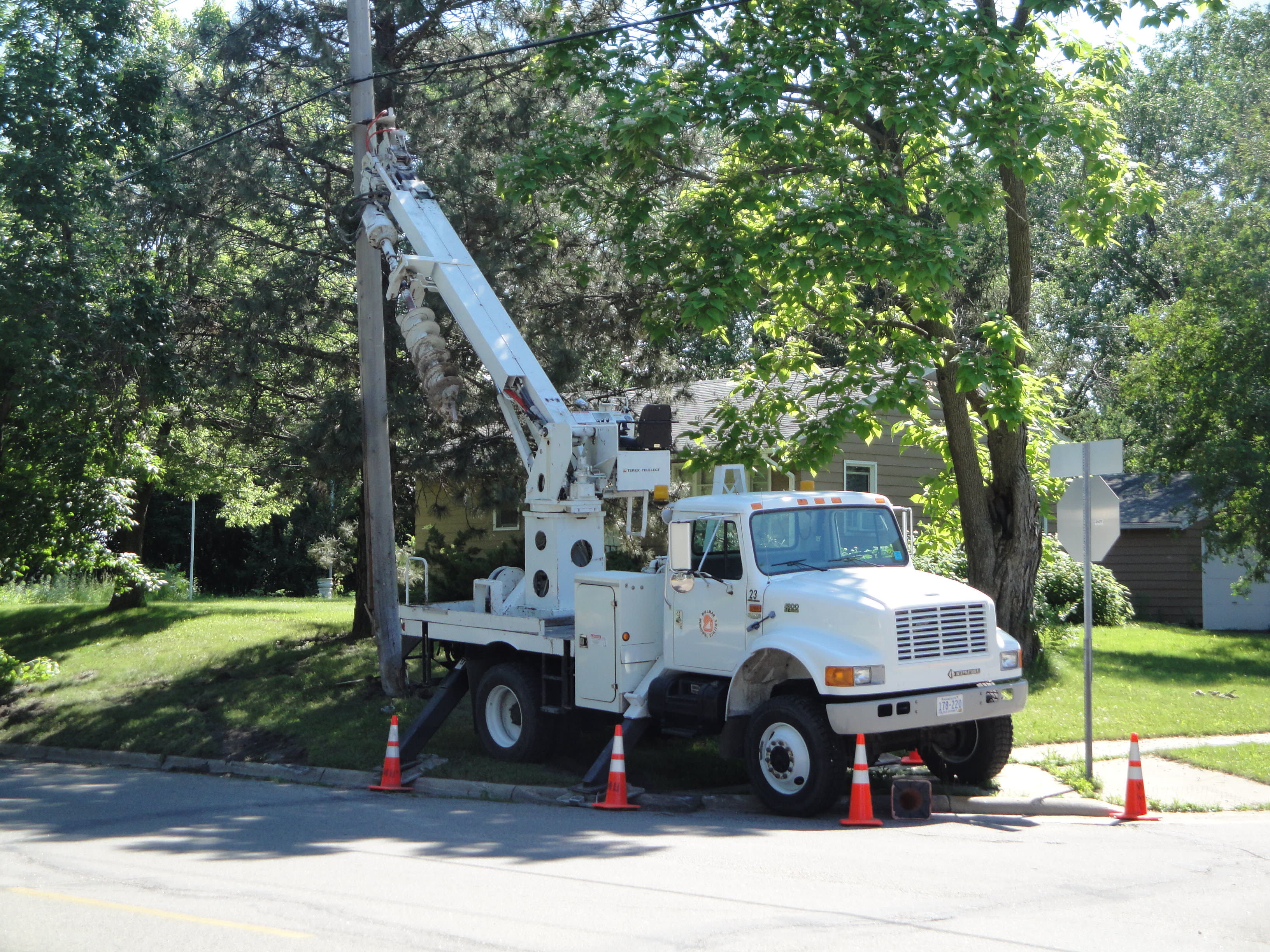 ‘Move Over’ Laws Add Protection for Utility Vehicles | Government Fleet