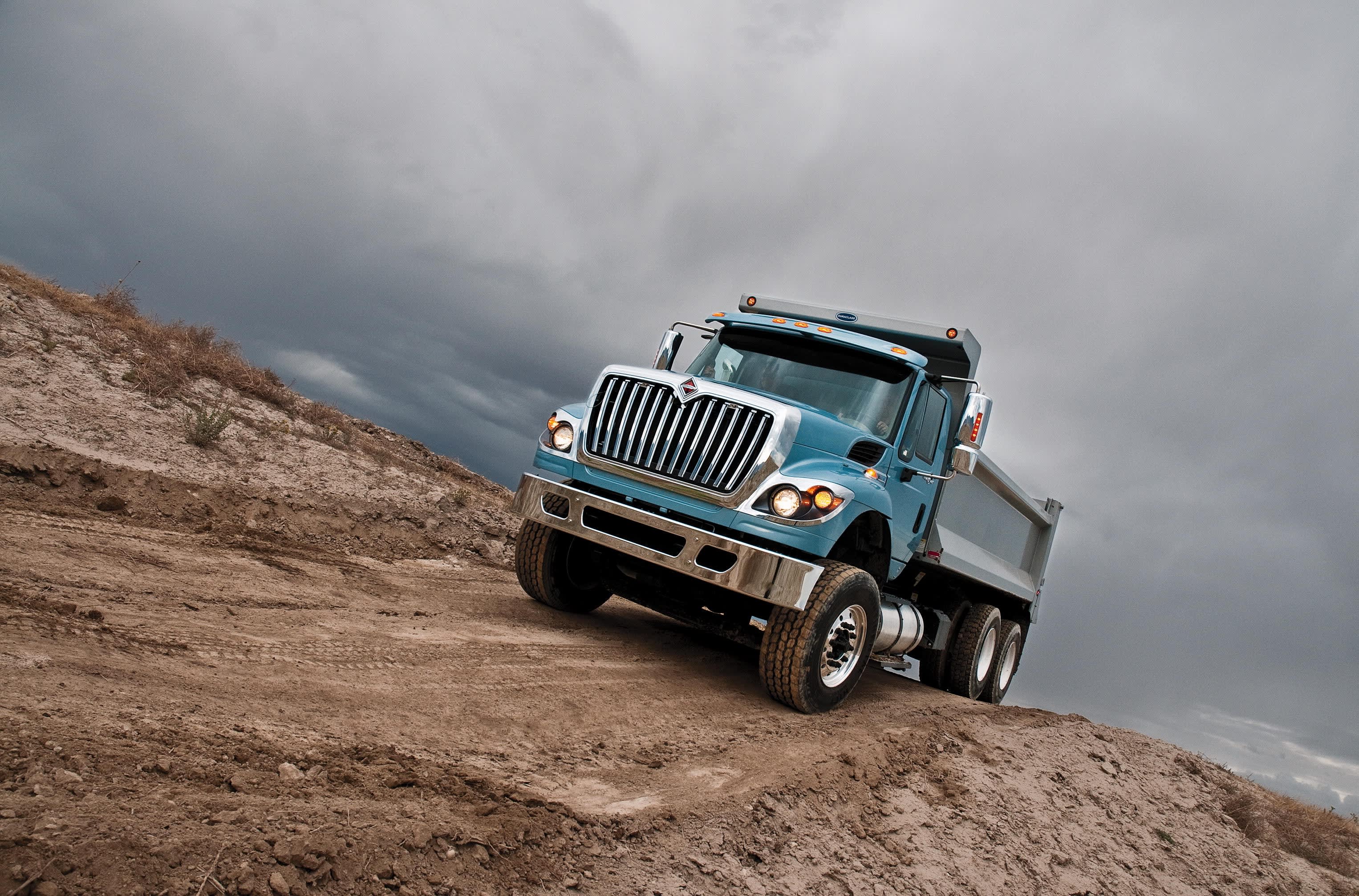 Navistar Launches Heavy-Duty International WorkStar With 13-Liter SCR ...