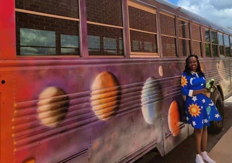 PHOTOS: Alabama School District Turns Buses Into Mobile Classrooms ...