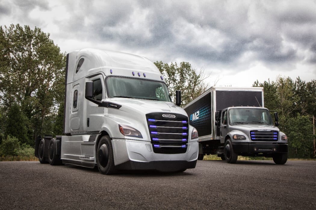 Freightliner Electric eCascadia and eM2 Unveiling [Photos] | Heavy Duty ...