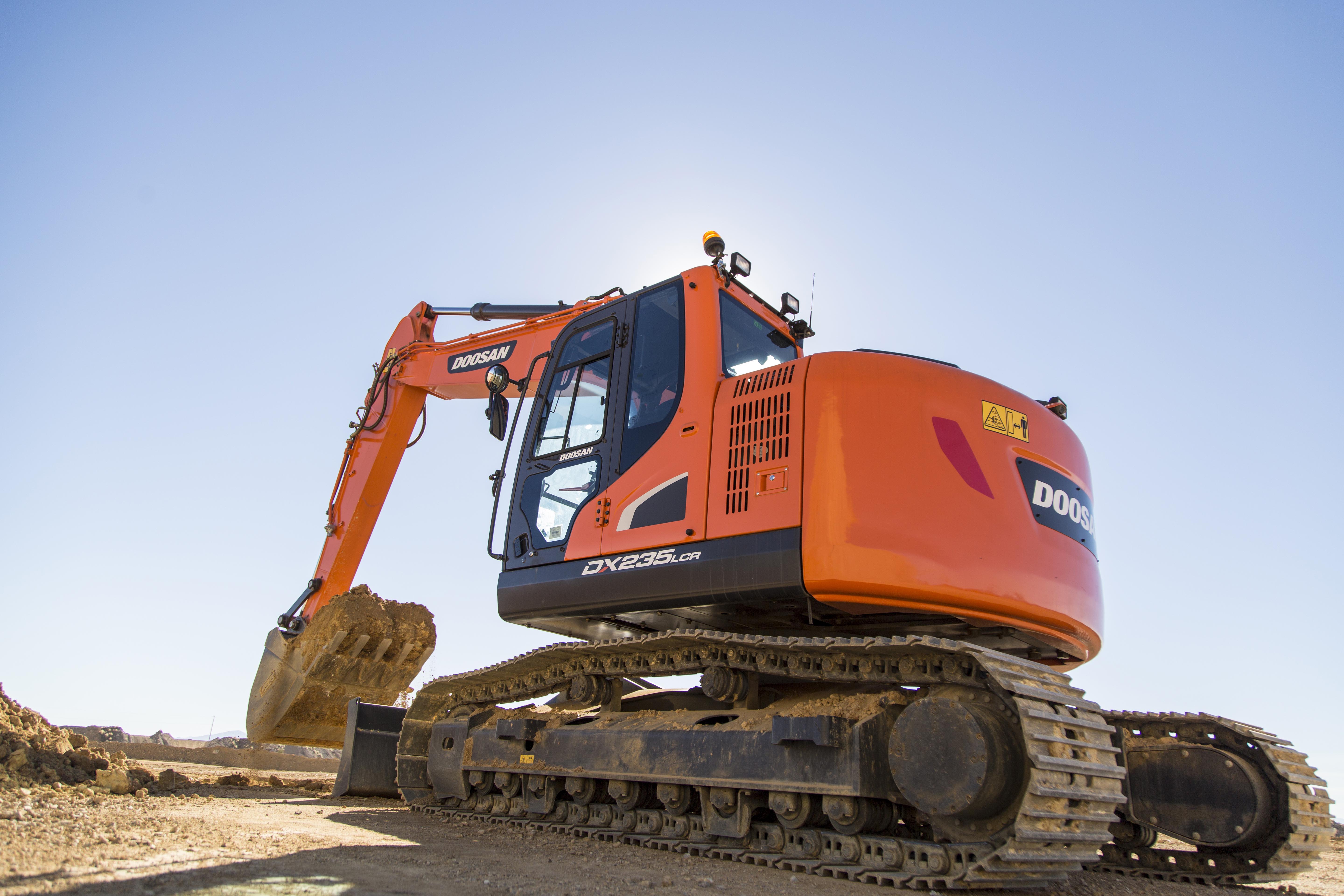 DX225LC-5 and DX235LCR-5 Crawler Excavators | Government Fleet