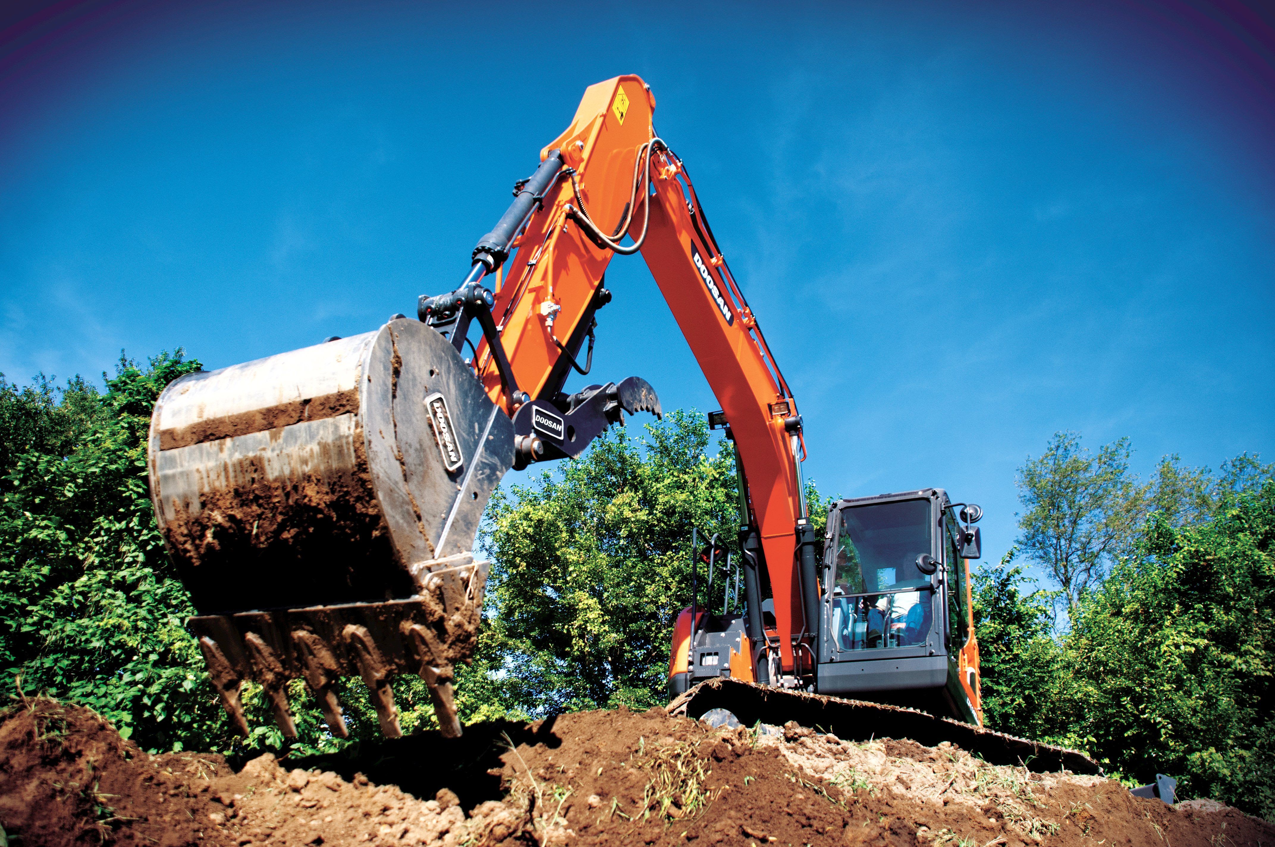 DX140LCR-5 Excavator | Government Fleet