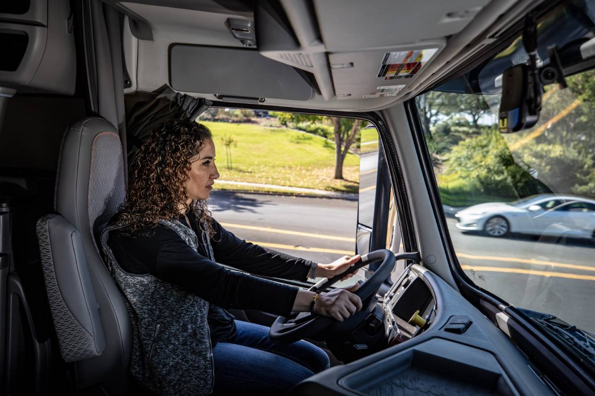 Will Technology Save Fleets From Distracted Driving? | Government Fleet