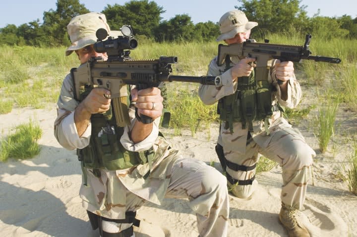 FN's SCAR Rifle Offers Heavy Punch, Light Recoil | Police Magazine