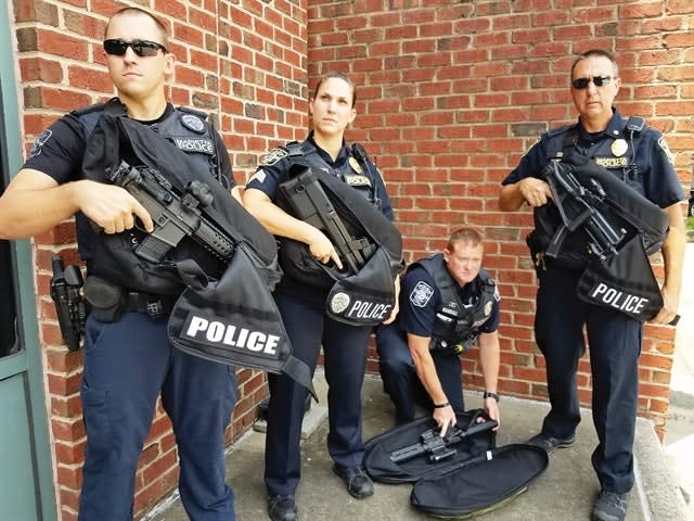 Discreetly Carrying Long Guns in Public | Police Magazine