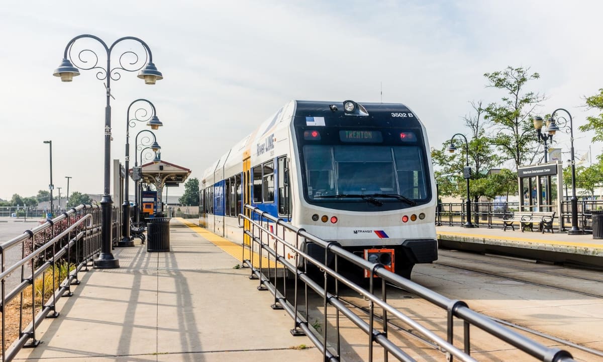 NJ TRANSIT Expands Fare-Pay Card for All Bus and Light Rail Systems | Metro