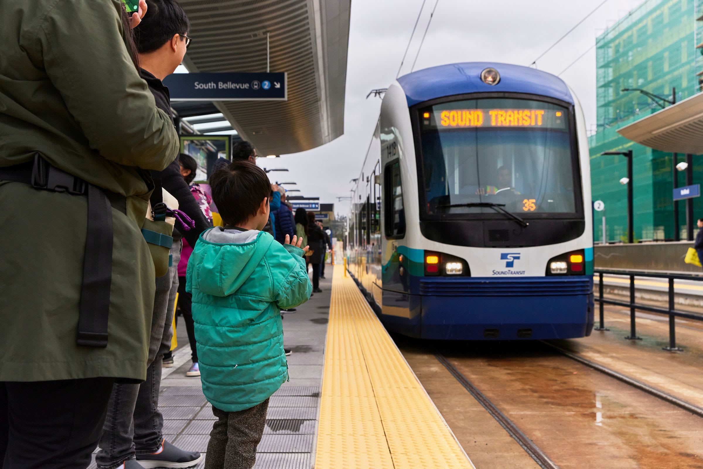 Sound Transit Launches First Portion of Link Light Rail Extension | Metro